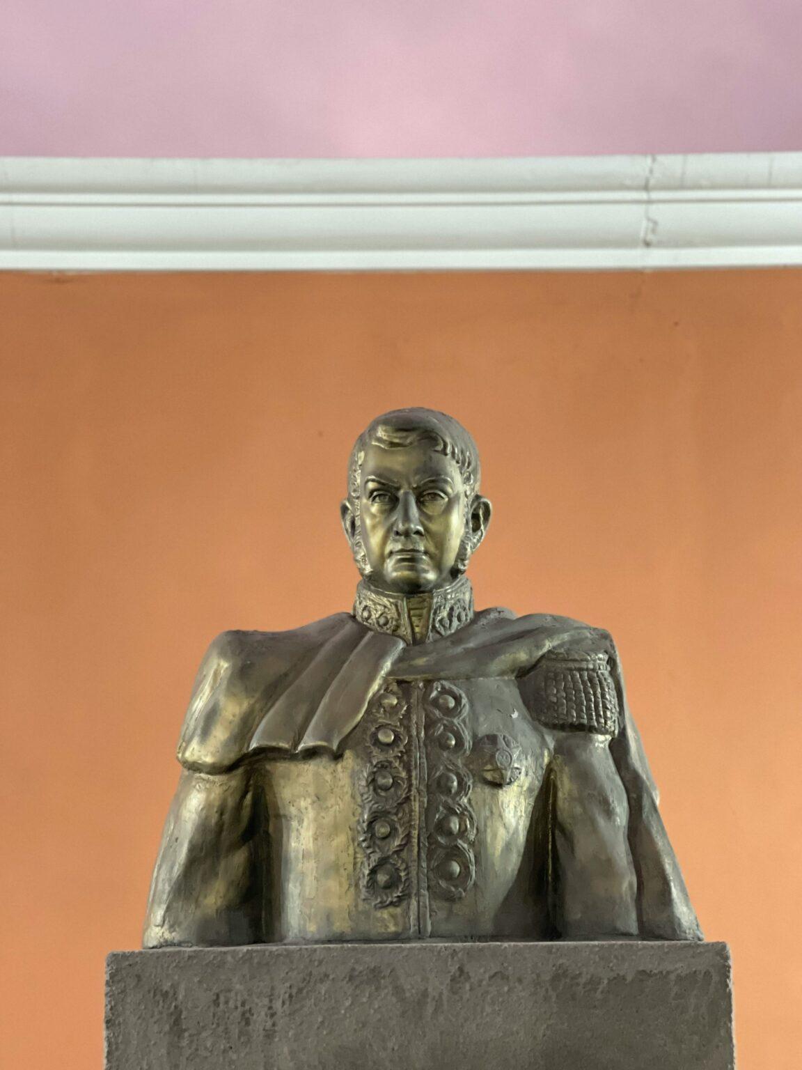 Antigua Taberna Queirolo: Step Back in Time at Lima's Oldest Bar ...